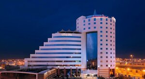 Movenpick Hotel Qassim (Qassim Province, Buraydah city, King Khaled Road,), otel  Buraydah'tan