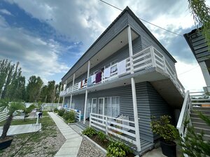 Inn Aradzny (Autonomous Republic of Abkhazia, Gudautskiy munitsipalitet), otel  Gudauta Bölgesi'nden