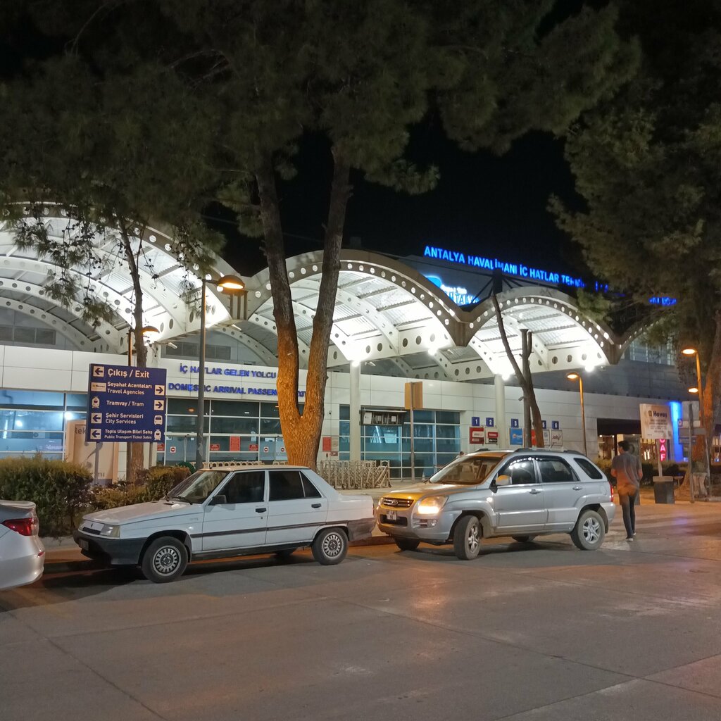 Havaalanı terminali Antalya Havalimanı İç Hatlar Terminali, Antalya, foto