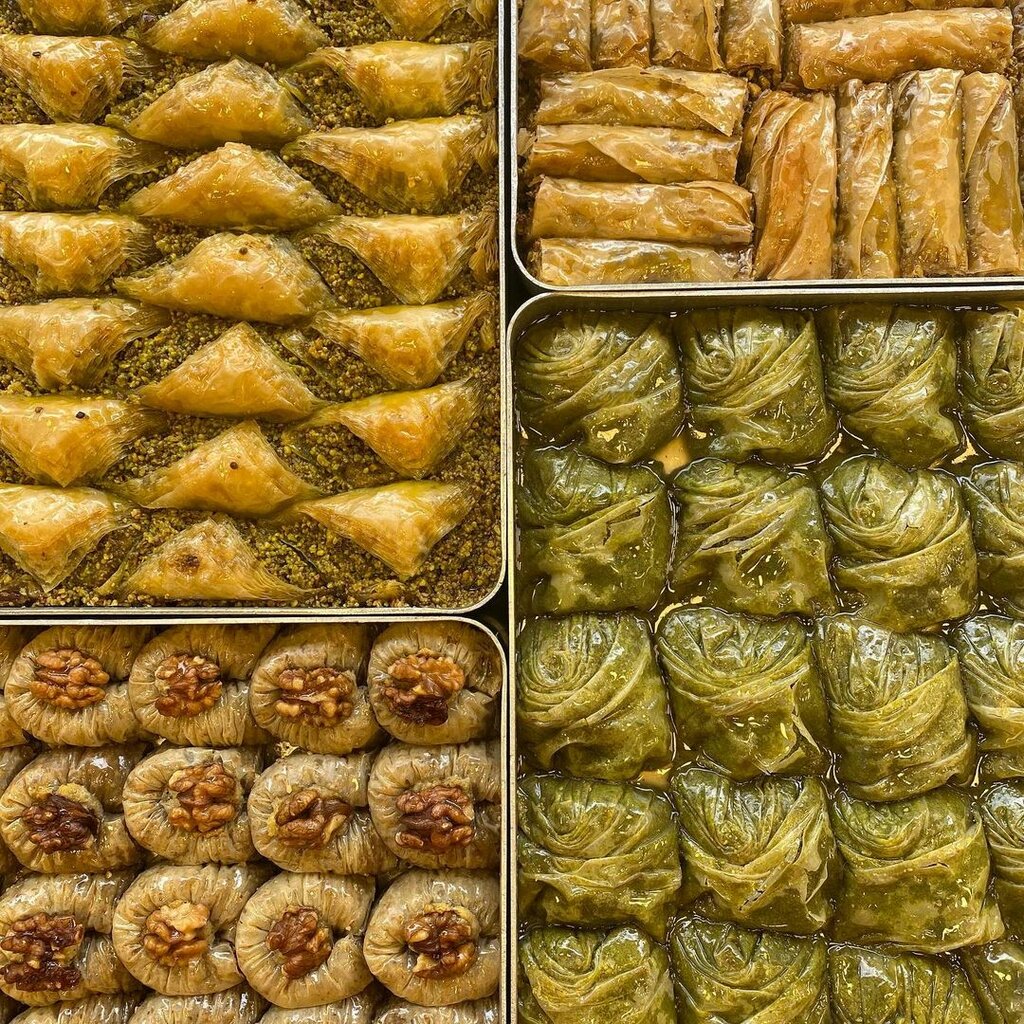 Pasta, şekerleme ve tatlı Meşhur Sıdık Usta Tatlıları, İzmir, foto