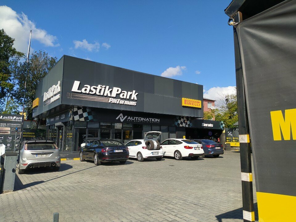 Otomobil satış galerileri Autonation, İstanbul, foto