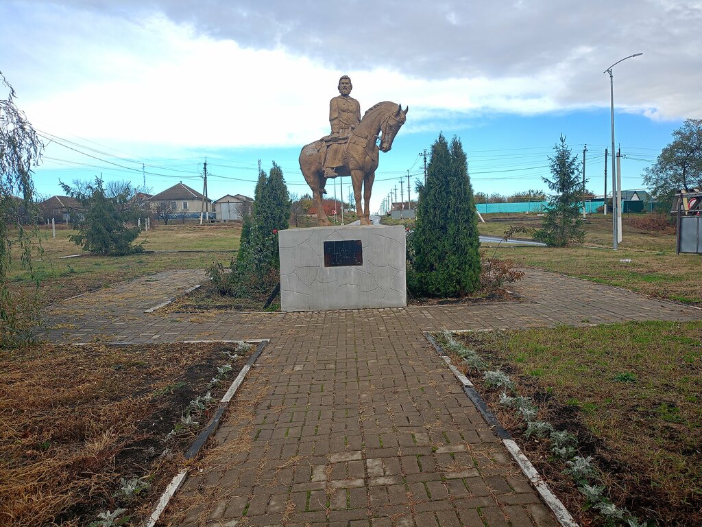 Anıt, heykel Основателям города Ливенска, Belgorodskaya oblastı, foto