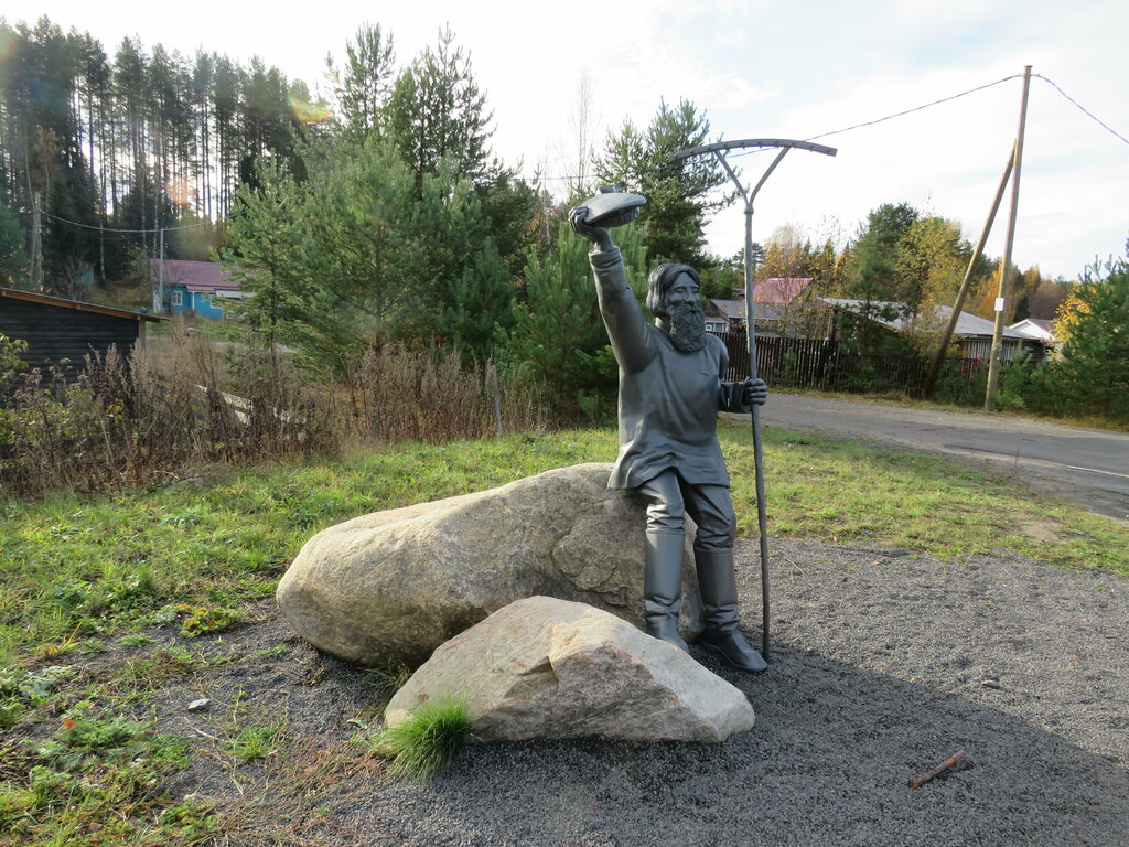 Anıt, heykel Памятник основателю деревни канониру Никифору Трифонову, Karelya, foto