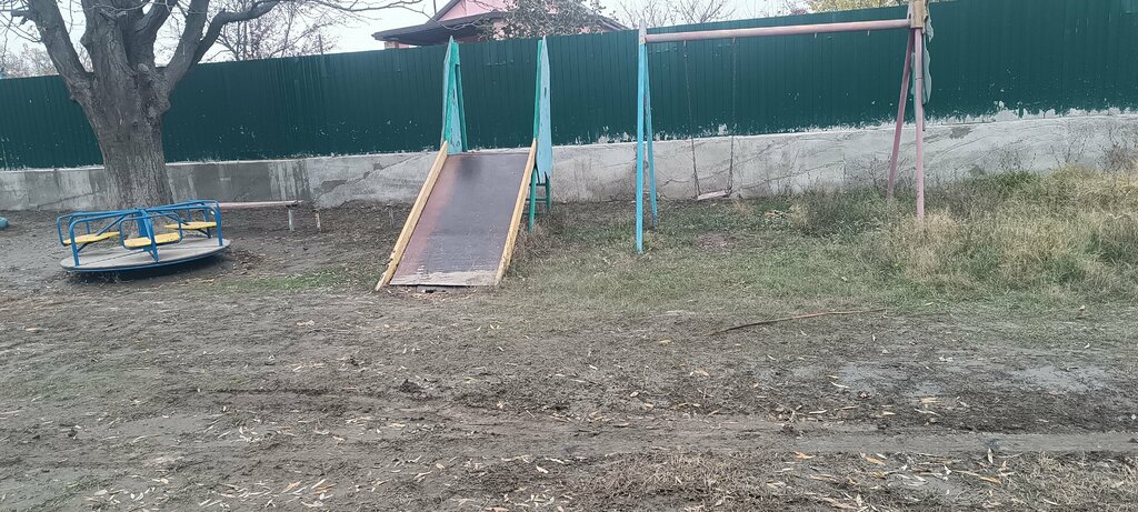 Oyun alanı Children's playground, Rostovskaya oblastı, foto