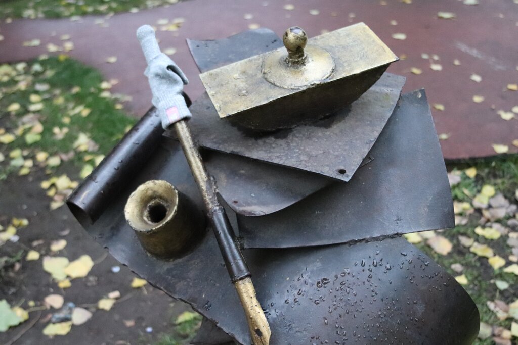 Park, sokak heykeli Чернильница с перьевой ручкой и пресс-папье, Moskova, foto