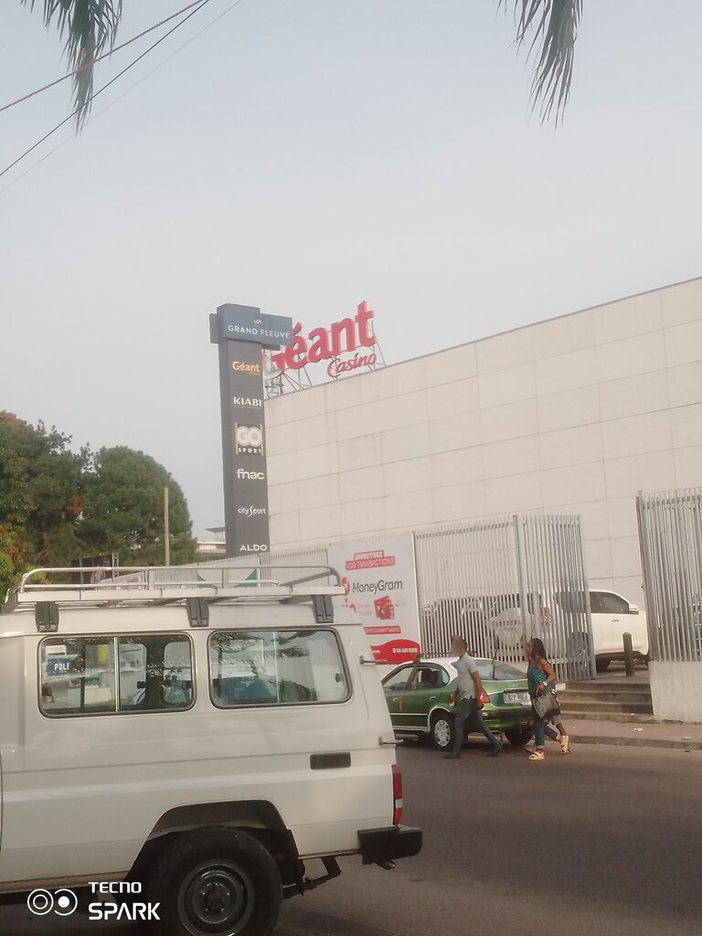 Alışveriş merkezleri Hypermarché Géant Casino, Brazzaville, foto