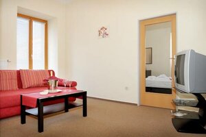 Hotel Prácheň (Strakonická No:146), otel  Horazdovice'den