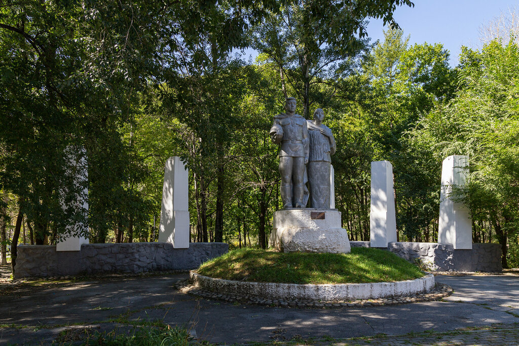 Park, sokak heykeli Фронт и тыл, Dalnegorsk, foto