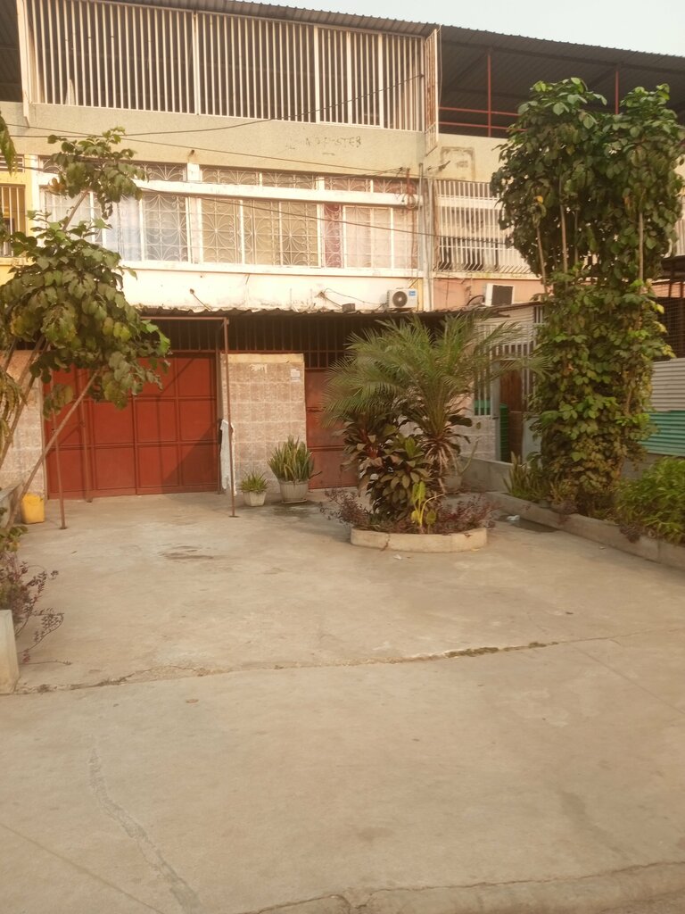 Özel muayenehaneler Casa do Tata Ndombe, Loanda, foto