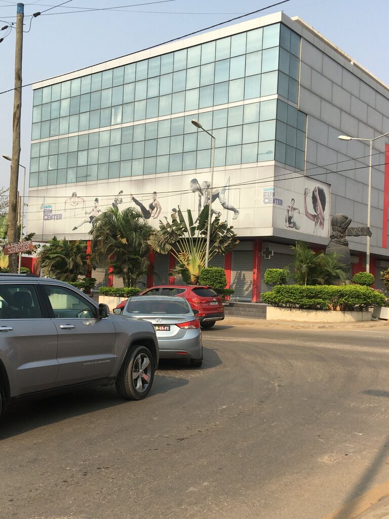 Alışveriş merkezleri Luanda Funcenter, Loanda, foto
