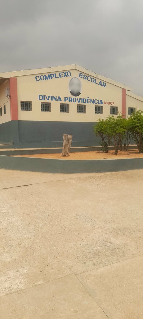 Ortaokul Complexo Escolar Divina Providência, Loanda, foto