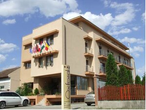 Hotel Oxford Inn & Suites (Timiș, Timișoara), otel  Temeşvar'dan