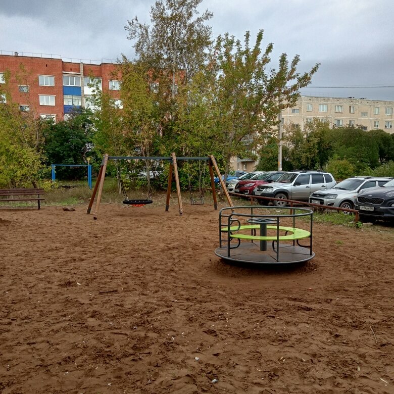 Oyun alanı Playground, Osa, foto