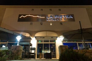 La Pietra Hôtel Restaurant (Provence-Alpes-Côte d'Azur, Alpes-Maritimes, Arrondissement de Nice, Saint-Jean-Cap-Ferrat, Chemin du Phare), otel