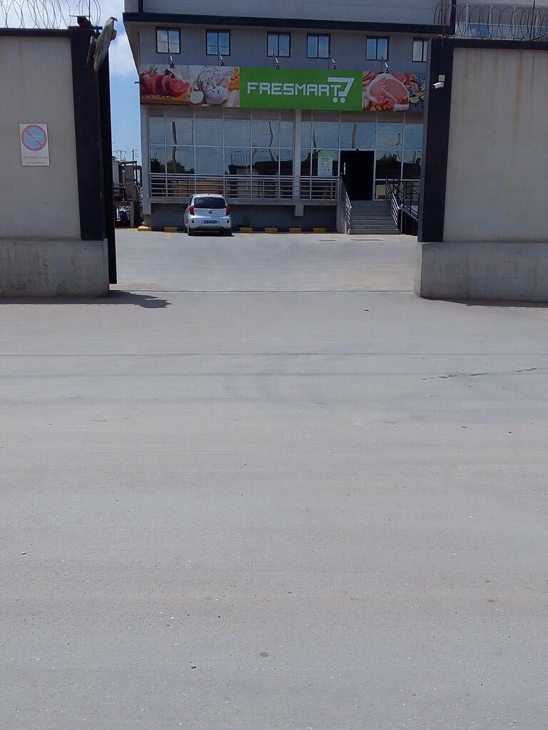 Market Supermercado Freshmart, Loanda, foto