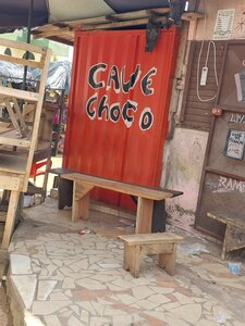 Choco Wine Cellar (Rue F20 No:24, La commune Adjamé), kafe  Abican'dan