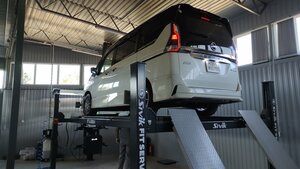 Fit Service (ulitsa 50 let Oktyabrya No:83, Timashеvsk), otomobil servisi  Timaşovsk'tan