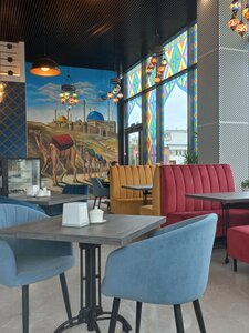 Oriental cuisine (Krasnoselskoe Highway No:28В, gorodskoy posyolok Novoselye), kafe  Saint‑Petersburg ve Leningradskaya oblastından