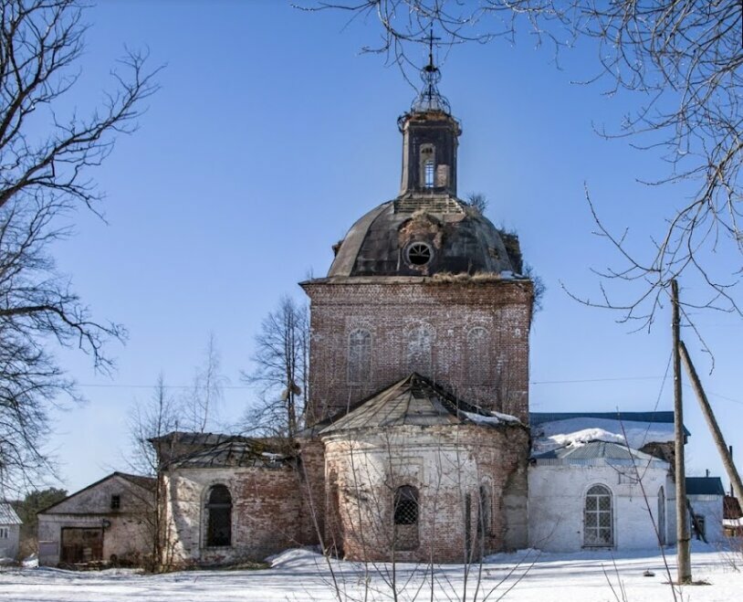 Turistik yerler Церковь Троицы Живоначальной, Kirovskaya oblastı, foto