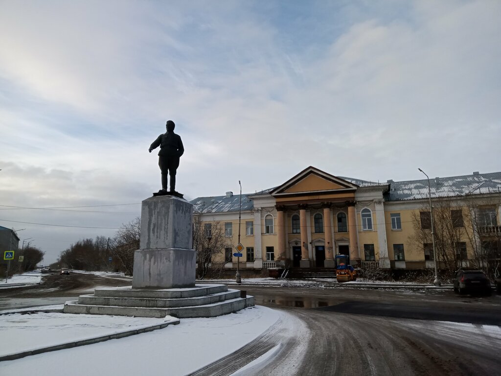 Anıt, heykel S.M. Kirov, Vorkuta, foto