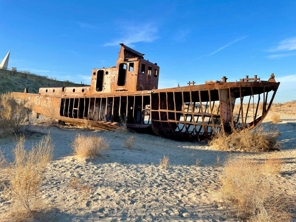 Turistik yerler Çöle Oturan Gemileri, Karakalpakistan, foto