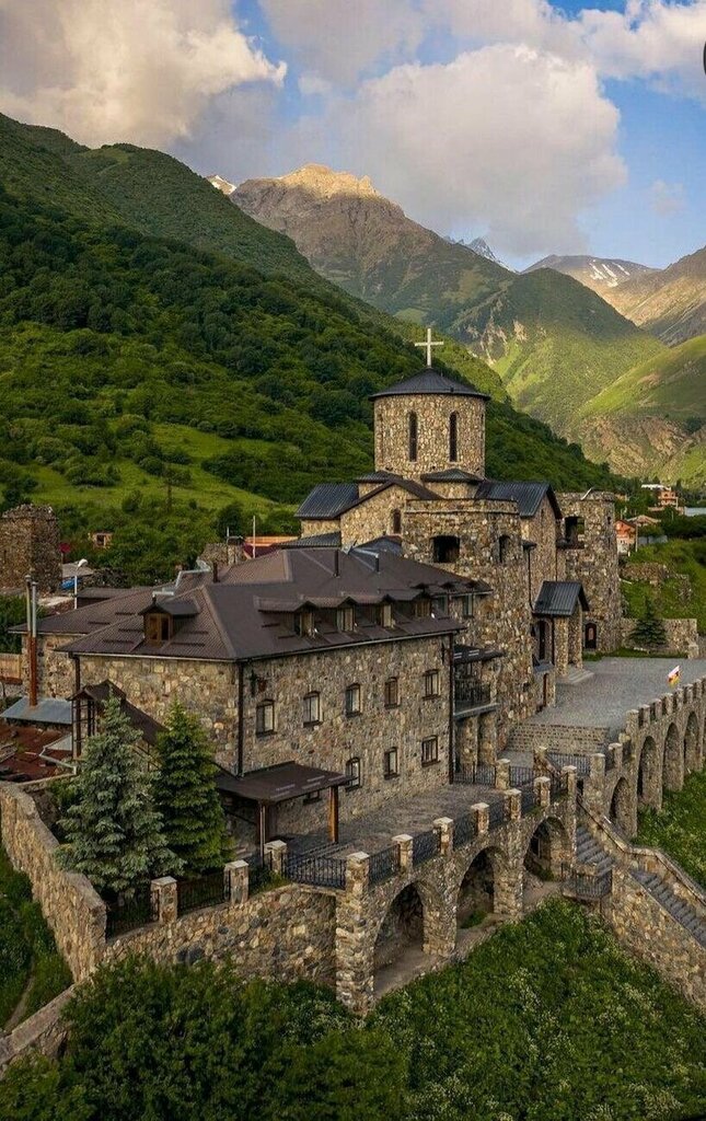 Geziler Ossetia. Tur, Vladikavkaz, foto