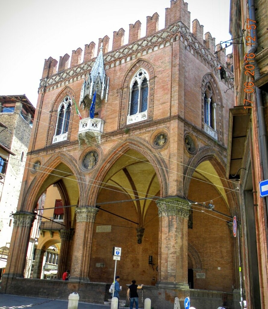 Turistik yerler palazzo della Mercanzia, Bologna, foto