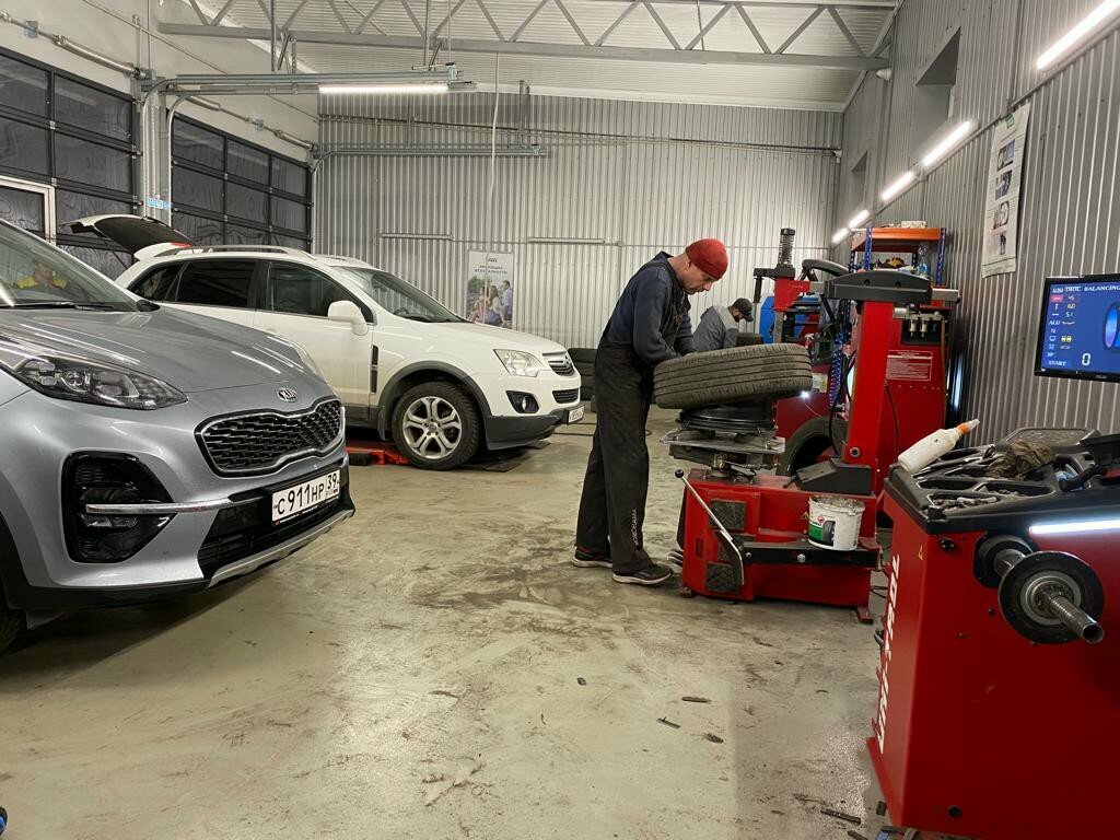 Jant ve lastikçiler Baltschina, Kaliningrad, foto