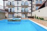 Hotel Chernomorsky (ulitsa Akatsiy No:14к1, selo Kabardinka), otel  Krasnodarski krayından