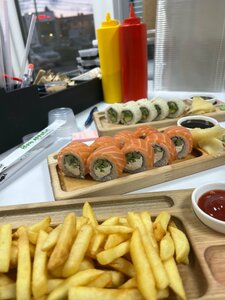 Stefano’s sushi (Shirokaya ulitsa No:1А), suşi restoranı  Zelenogorsk'tan