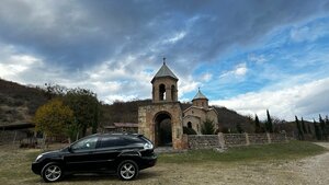 Udzo (Tbilisi, rayon Didgori), manastır  Tiflis'ten
