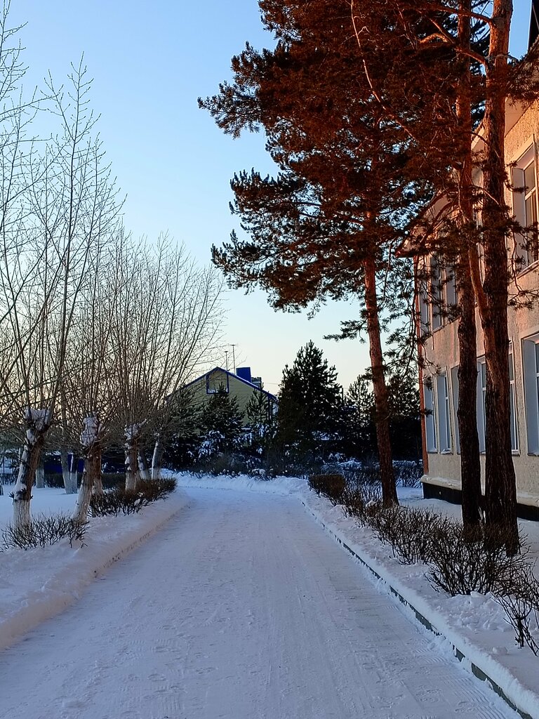 Ortaokul Zhelezin Secondary School No. 1, Pavlodar eyaleti, foto