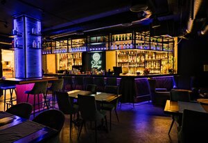 C. View Sky Bar (Rafael Lemkin Street No:1), bar  Erivan'dan