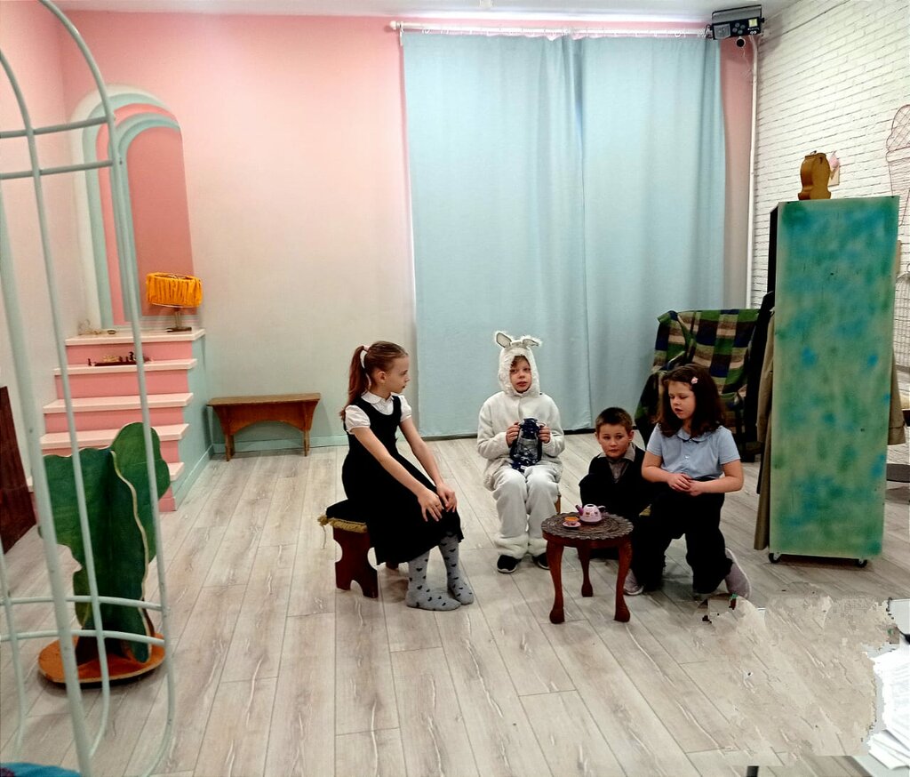 Sahne sanatları okulu Skazocnaya jizn, Moskova, foto