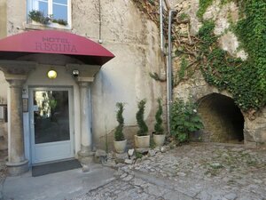 Hotel Regina (Bourgogne-Franche-Comté, Doubs, Arrondissement de Besançon, Besançon), otel  Besançon'dan