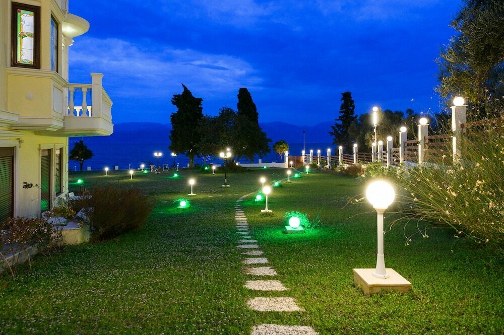 Otel Villa Filoxenia - by the sea - up to 12 guests, Dünya, foto