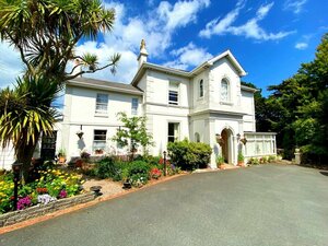 Muntham Holiday Apartments & Town House (England, Torbay, Torquay), otel  Torquay'den