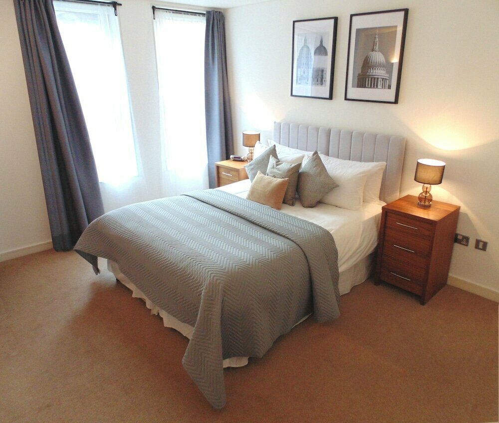 Otel Oakwood Apartments Bow Lane, Londra, foto