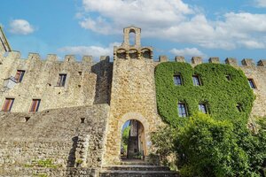 Castello di Cisterna Umbria (Umbria, Perugia, Gualdo Cattaneo), otel  Umbria'dan