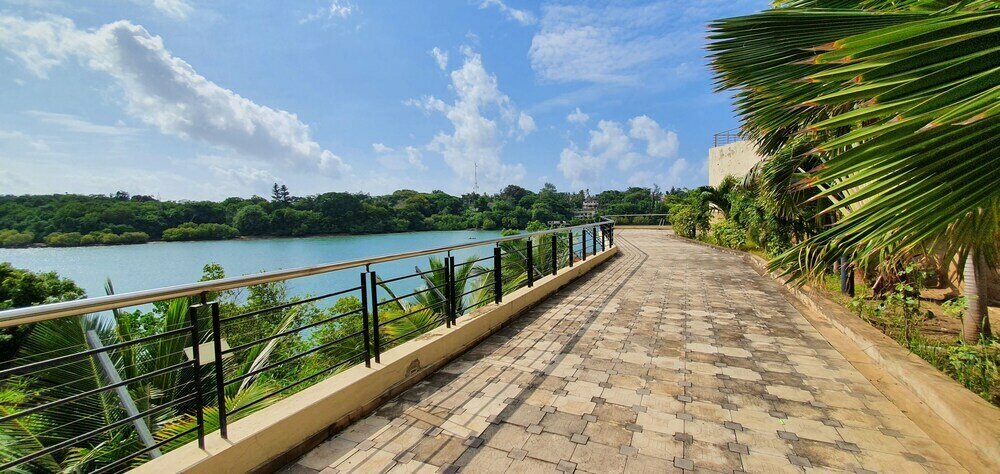 Otel Beach Facing 3-br Apartment With Private Beach, Mombasa, foto