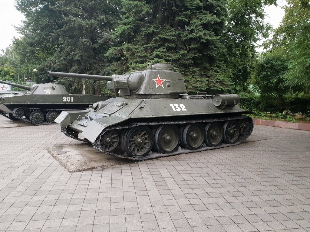 Teknoloji anıtı Танк Т-34, Krasnodar, foto