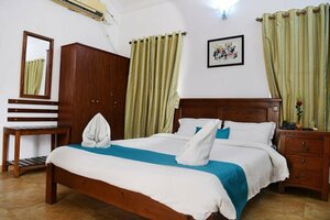 White Square Nirvana (Goa, North Goa County, Bardez Subdistrict, Town of Guirim), otel  Goa'dan
