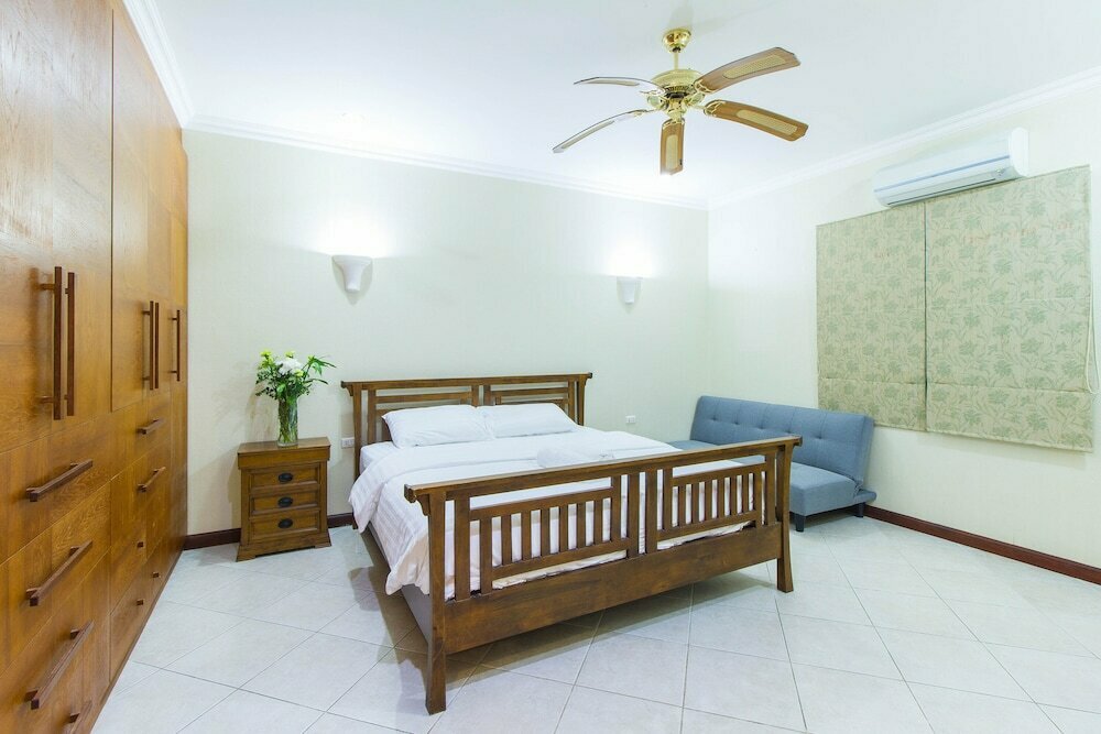 Otel Majestice Pool Villa 4 Bedrooms, Pattaya, foto