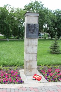 Я.В. Бочаров (Stavropol Territory, Mineralnye Vody, Pobedy Square), anıt, heykel  Mineralniye Vodi'den