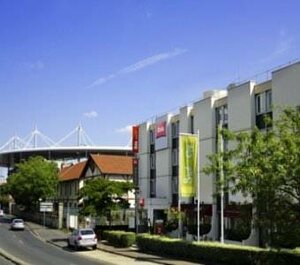 Hôtel ibis Saint-Denis Stade Ouest (Rue Jules Saulnier No:20, Seine-Saint-Denis, Commune de Saint-Denis), otel