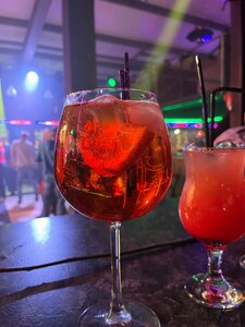 Флорида (ulitsa Melnikayte No:10А), bar  Tiumen'den