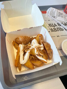 Rostic's (prospekt Nauki No:1Д), fast food  Puşçino'dan