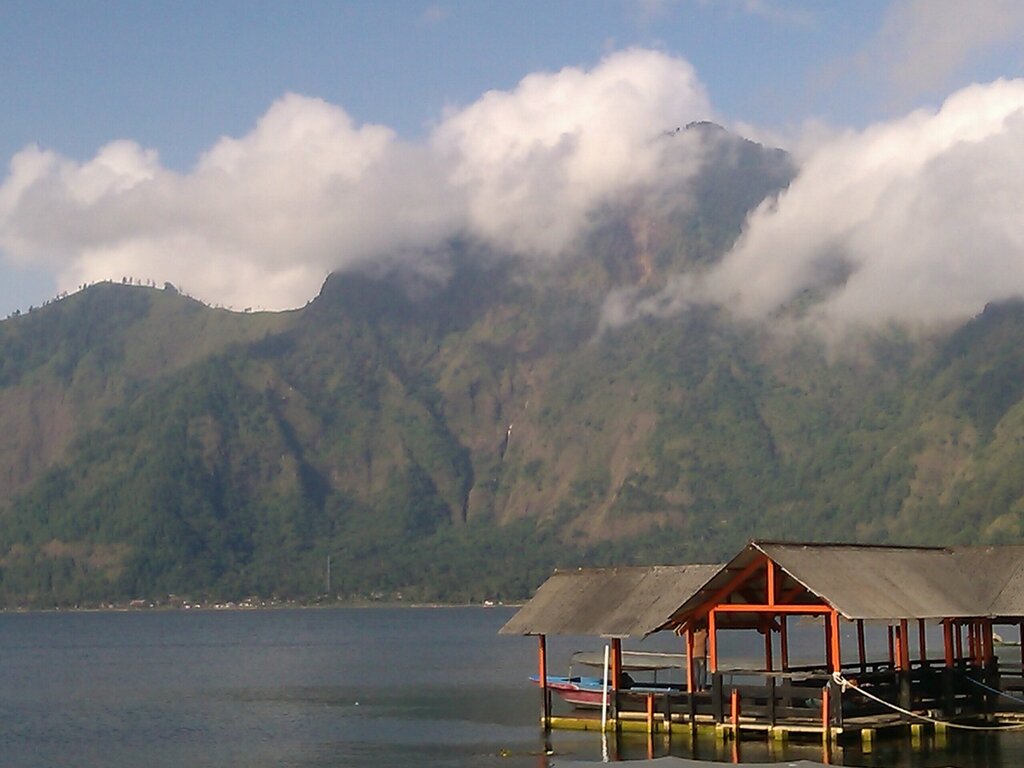 Volkan Abang Volcano 2152 meters, Bali, foto