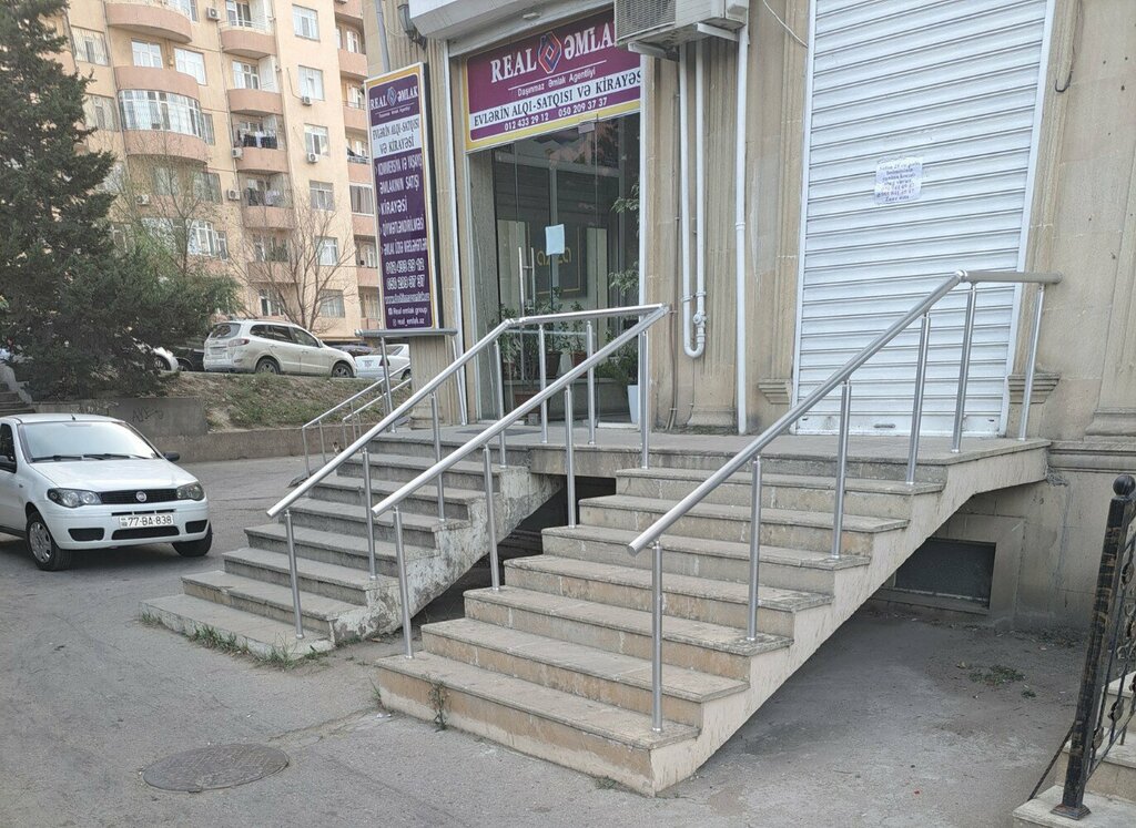 Emlak ofisi Real Əmlak, Bakü, foto