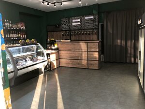 Sigma market (Gagarin Avenue No:310/2), bira dükkanı  Almatı'dan